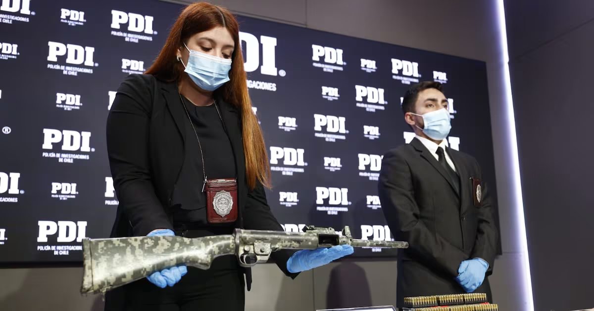 Incautación de Droga y Fusil Boliviano: Operativo en Santiago